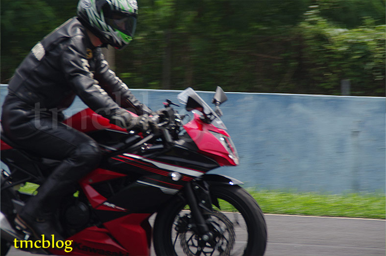 Penampakan Kawasaki Ninja RR mono, mirip dengan renderan motoblast ...
