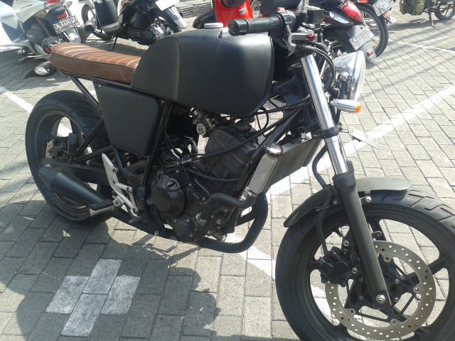Pengaplikasian Modif Honda CBR250R white 2014 - ala Cafe Racer di bali ...