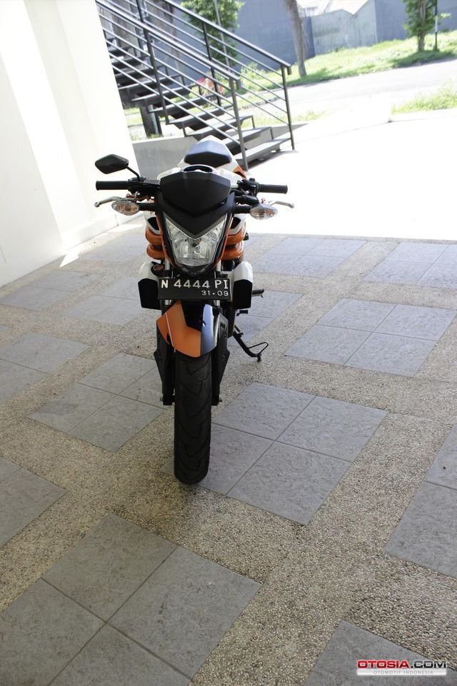 Ini dia Modif Honda CB150R jadi lebih kekar asal kota Malang! - MOTOBLAST
