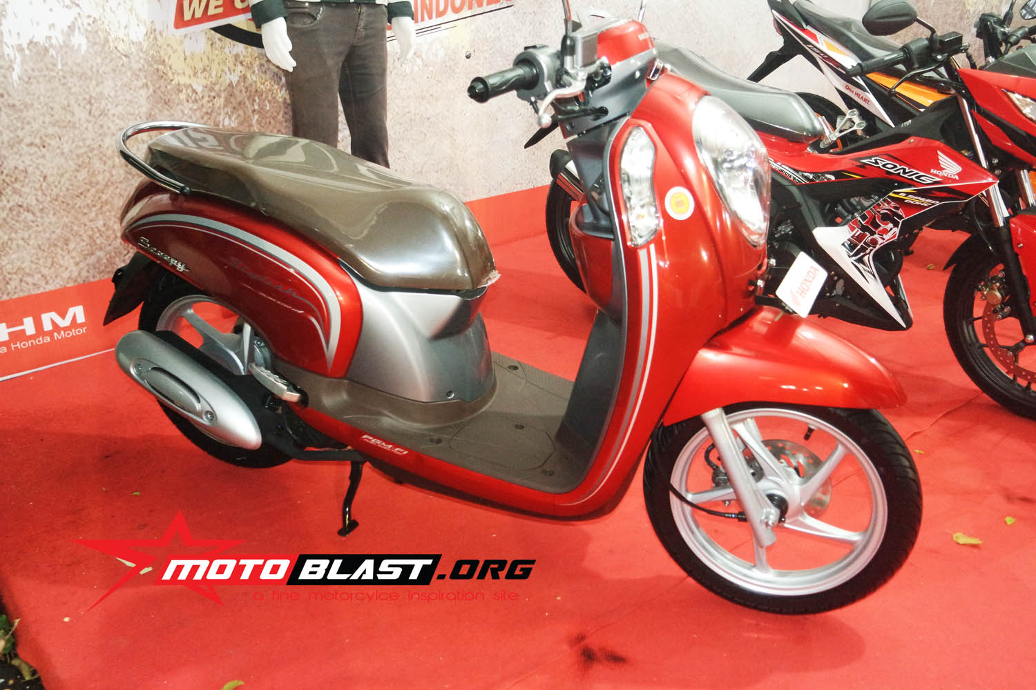 HOT Official ! Ini dia penampakan Honda sonic versi repsol edition dan ...