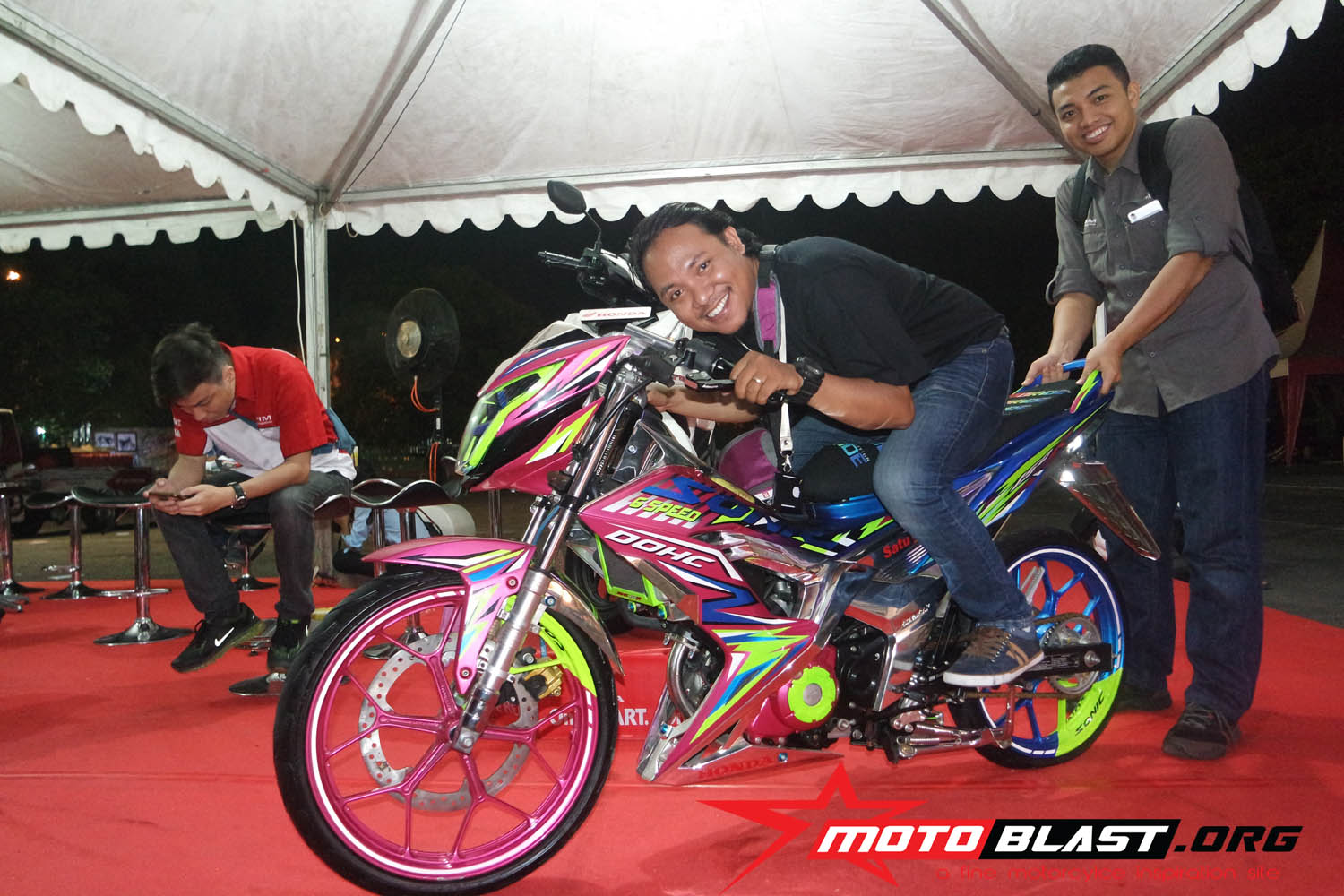 HOT Official ! Ini dia penampakan Honda sonic versi repsol edition dan ...