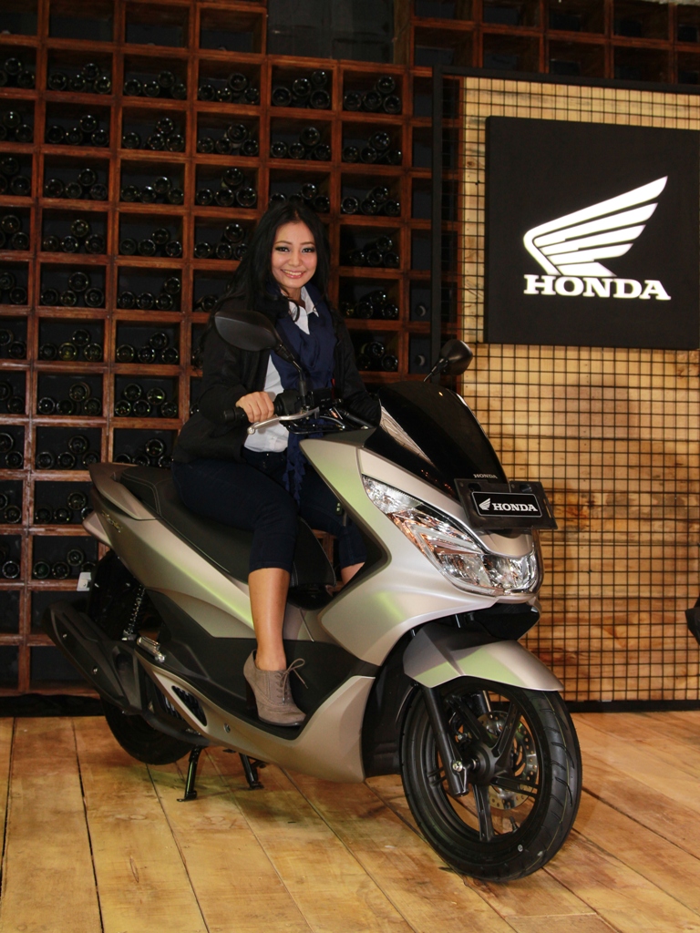 Facelift New Honda PCX 150 2016
