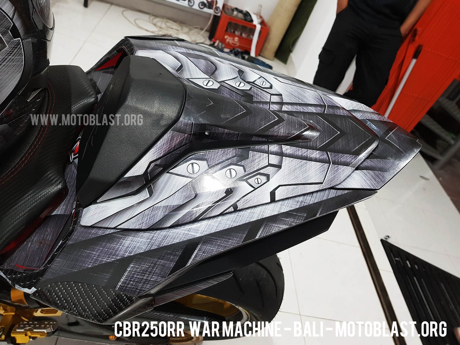 Modifikasi Decal stiker CBR250RR War Machine Konsep Motoblast! - MOTOBLAST