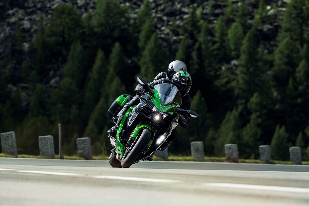 Kawasaki Ninja H2 SX, Ninja H2 versi Touring Supercharger. Gallery dan ...
