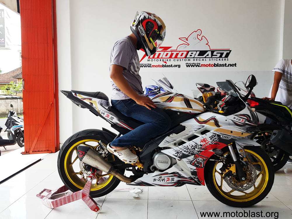 Modifikasi Stiker decal Helm Ink CL-Max dan New Vixion berlivery SHOEI ...
