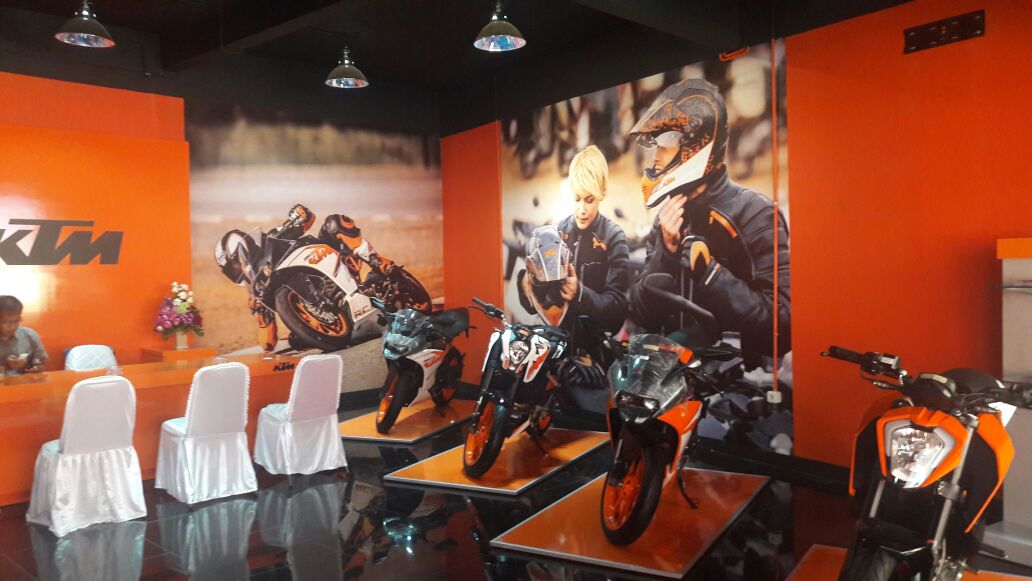 KTM Launching Dealer showroom baru di Abdurrahman saleh Bandung ...