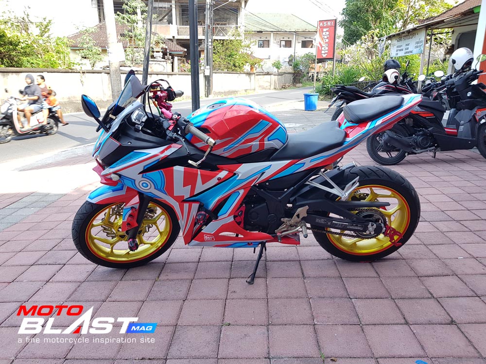 Modifikasi Honda CBR150R Facelift Ultraman Ginga - MOTOBLAST