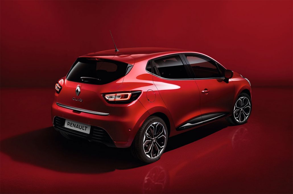 Renault Clio Hatchback terCYDUQ sedang test jalanan - MOTOBLAST