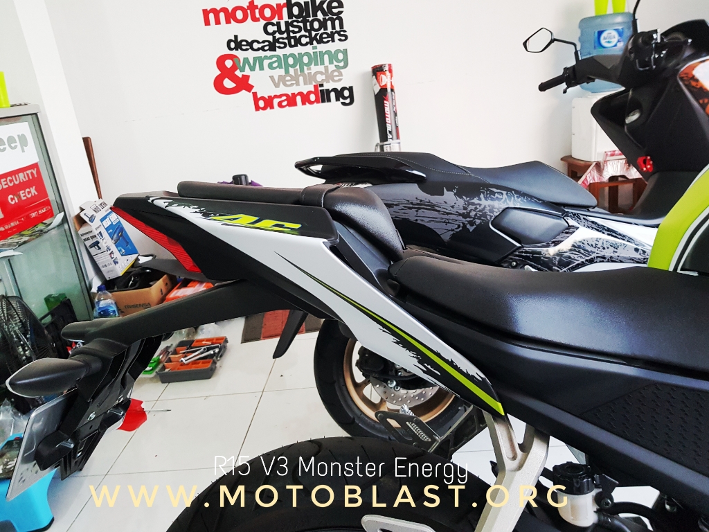 Decal R15 V3 Motoblast livery Monster energy - MOTOBLAST