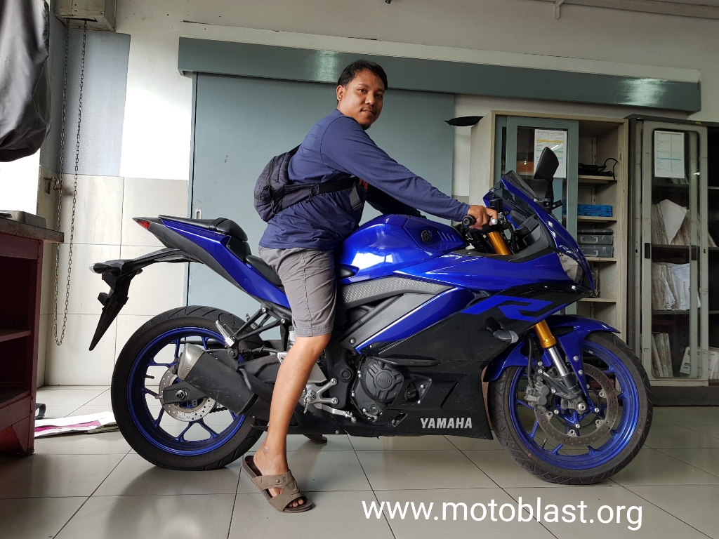 Begini posisi riding New Yamaha R25 jika di naiki rider dengan tinggi ...