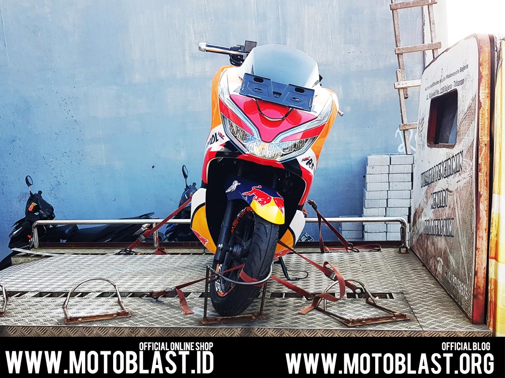 Ini dia Honda PCX 150 Lokal Livery Repsol pertama di Bali - MOTOBLAST