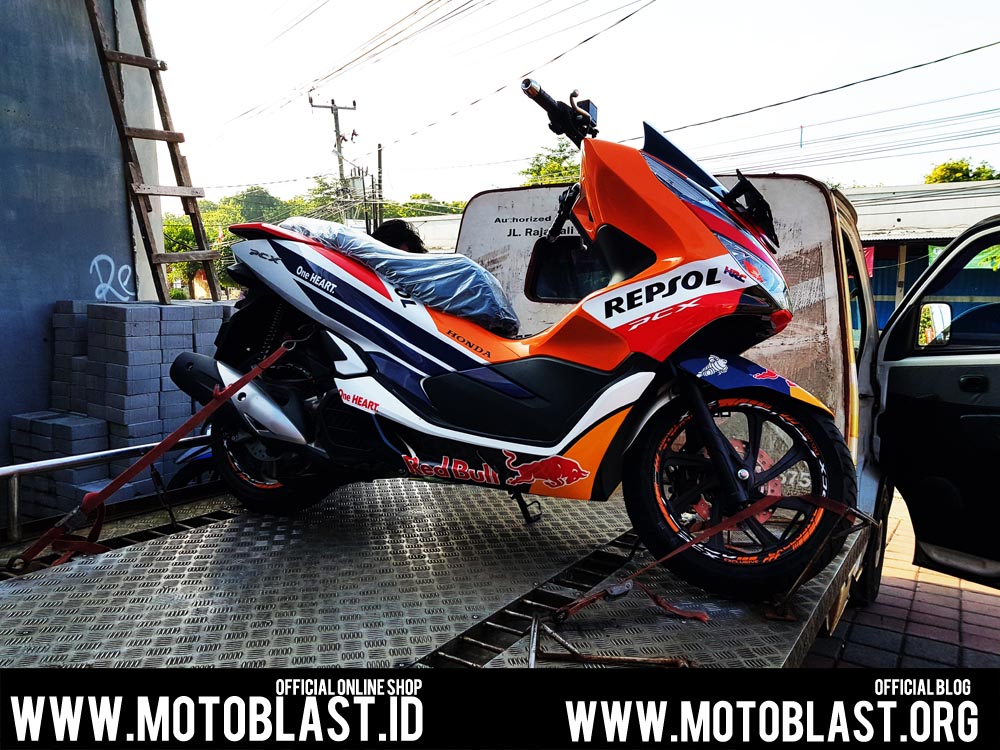 Ini dia Honda PCX 150 Lokal Livery Repsol pertama di Bali - MOTOBLAST