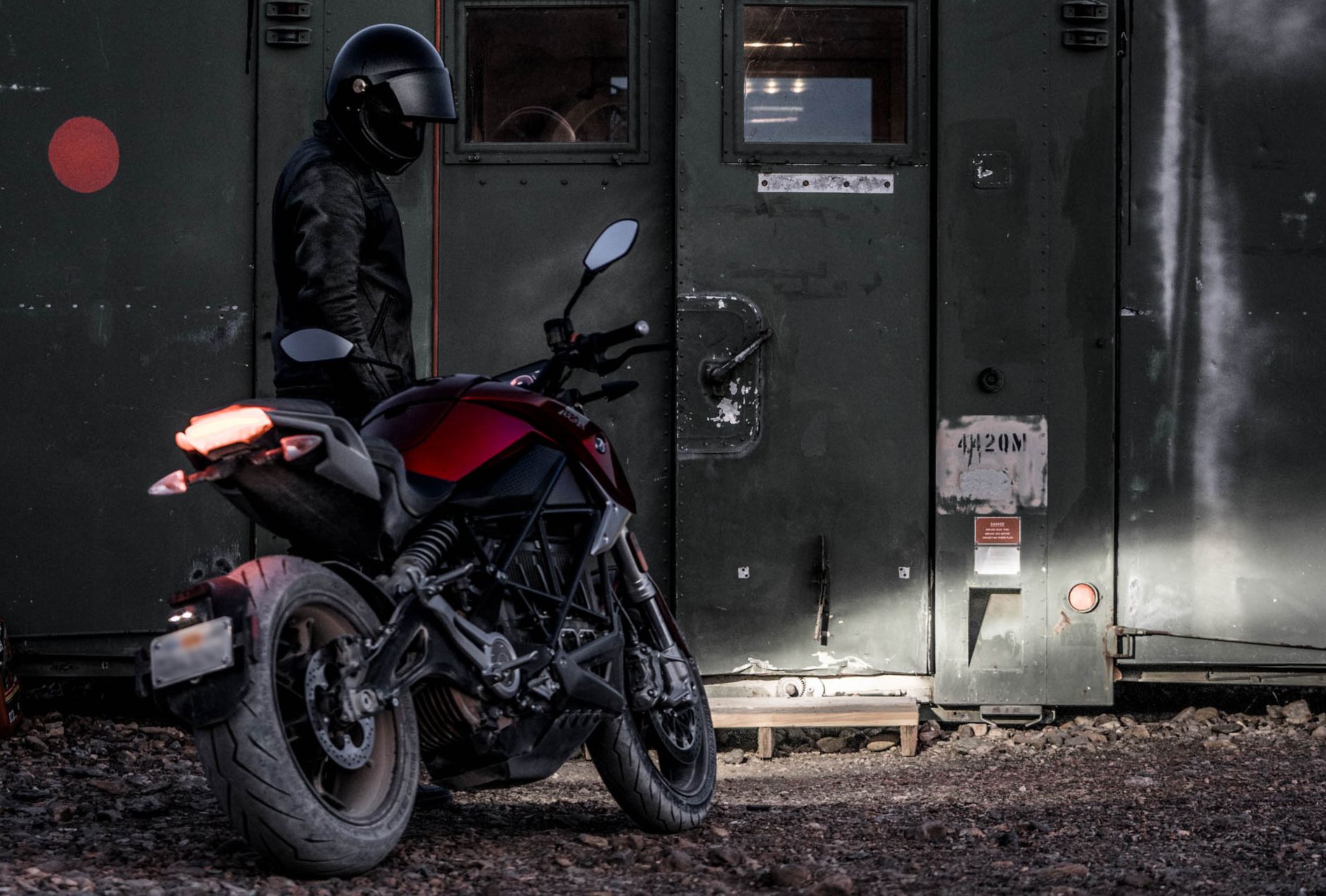 Woww Ini dia Motor Listrik ZERO SR/F, Power 110hp bisa melaju hingga ...