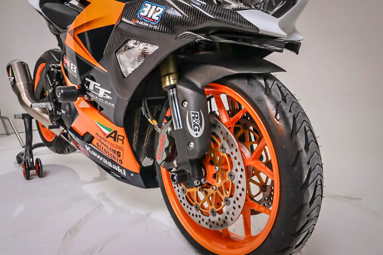 Modifikasi super cantik Ninja 250R fi - MOTOBLAST