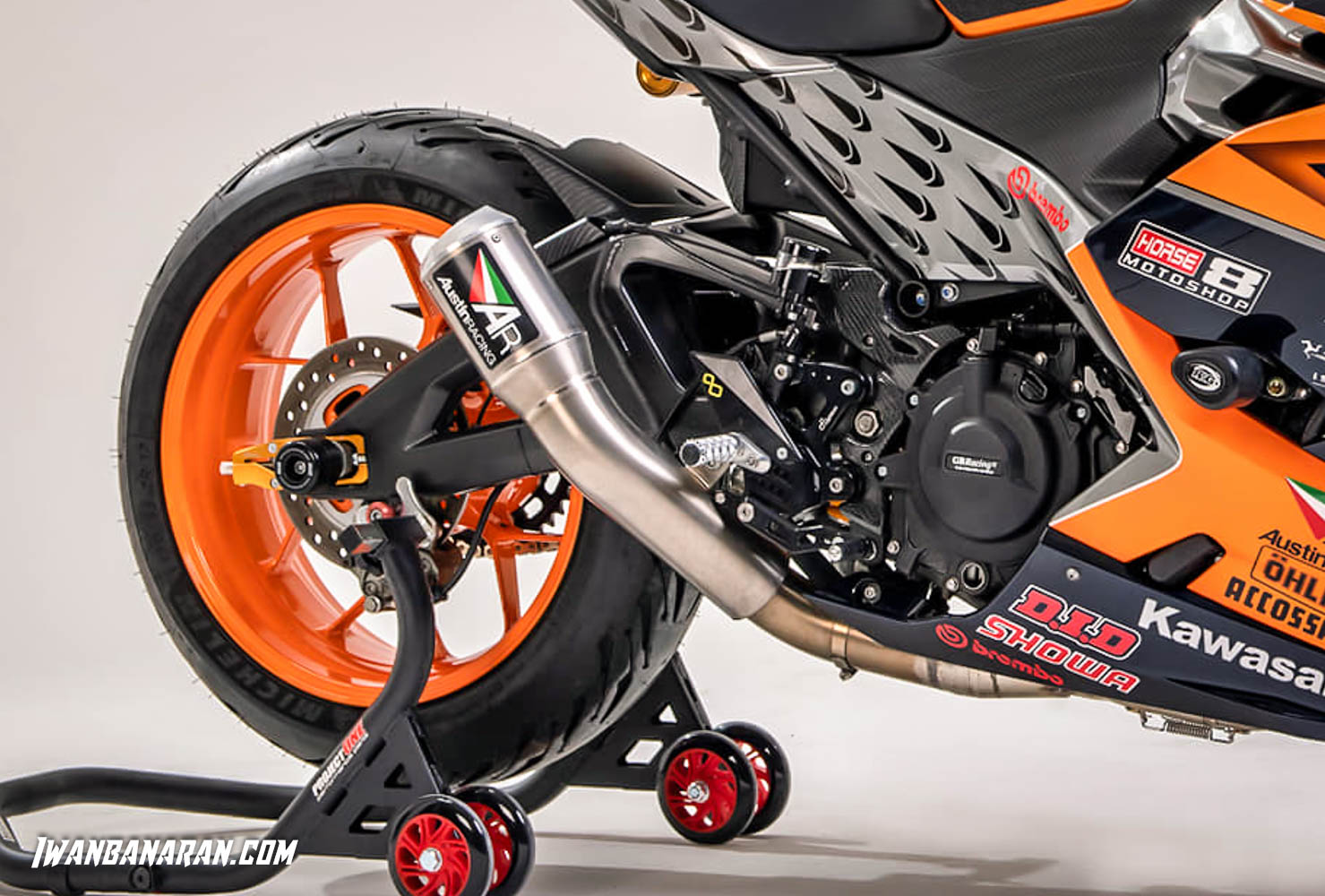 Modifikasi super cantik Ninja 250R fi - MOTOBLAST