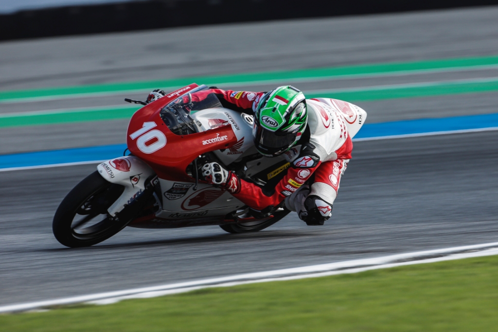 Dua Pebalap Astra Honda Kibarkan Merah Putih di ATC Thailand - MOTOBLAST