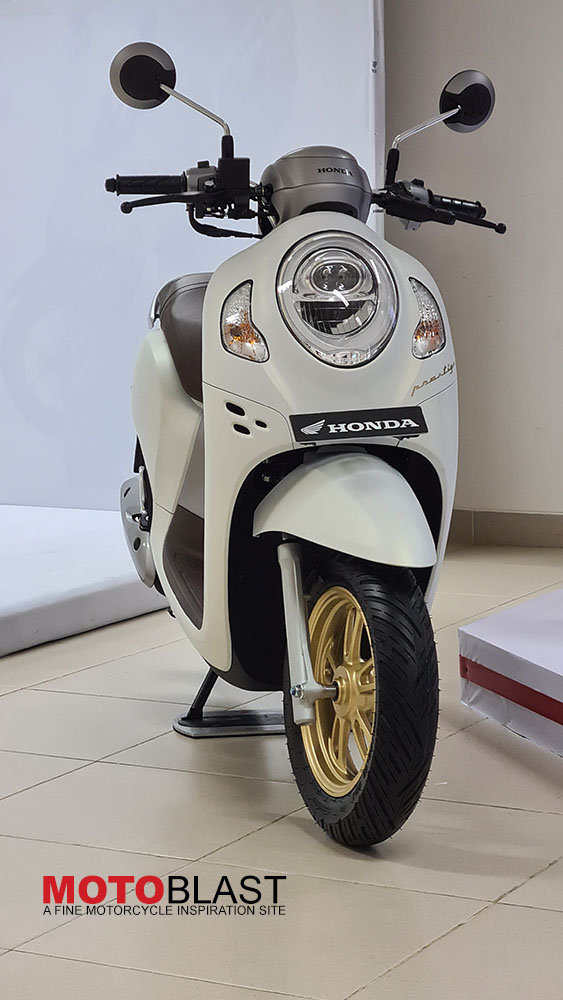 Ketahui Perbedaan Honda Scoopy 2020 dan Scoopy 2019 lama disini - MOTOBLAST