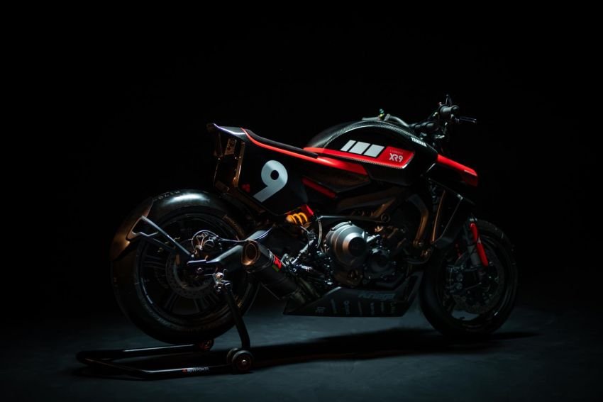 Ketika Yamaha XSR900 di custom body kit karbon XR9 Bottpower - MOTOBLAST
