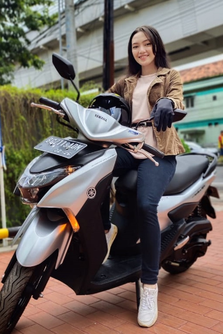Ini dia Tips Naik Motor untuk Wanita : Yamaha GEAR 125 - MOTOBLAST