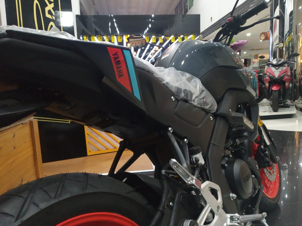 Yamaha MT-15 Metallic Dark Grey di Bali Harga terpaut tipis dari harga ...