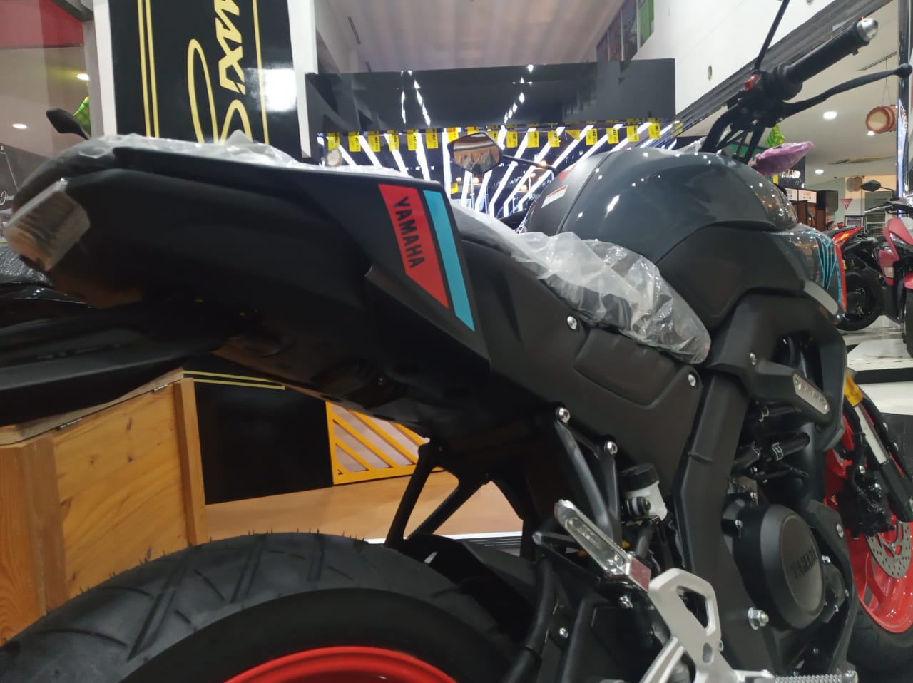 Yamaha MT-15 Metallic Dark Grey di Bali Harga terpaut tipis dari harga ...