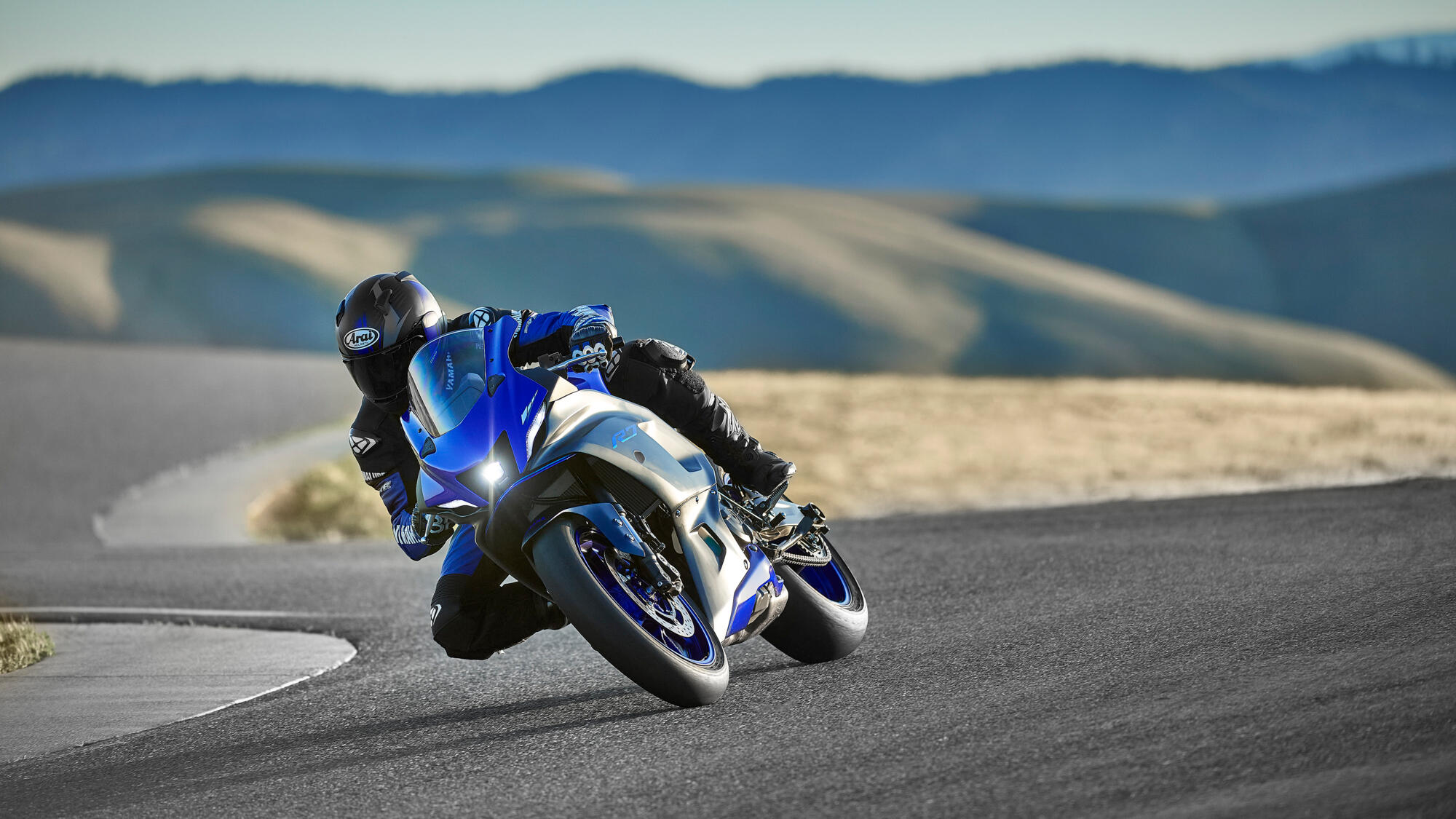 Yamaha YZF R7 resmi rilis, berikut spesifikasi, pilihan warna dan Mega ...