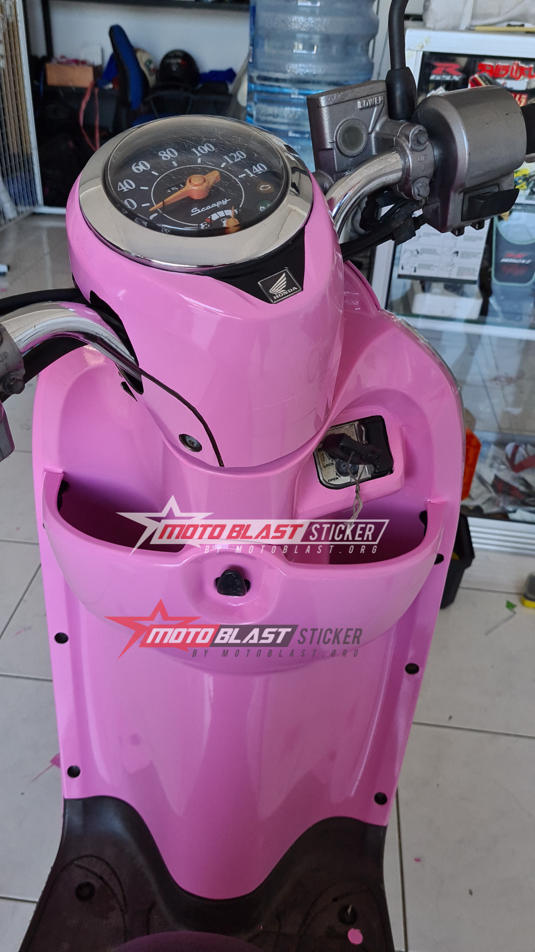 Keren nya Honda Scoopy full pink decal stiker, cewek banyak yang ...