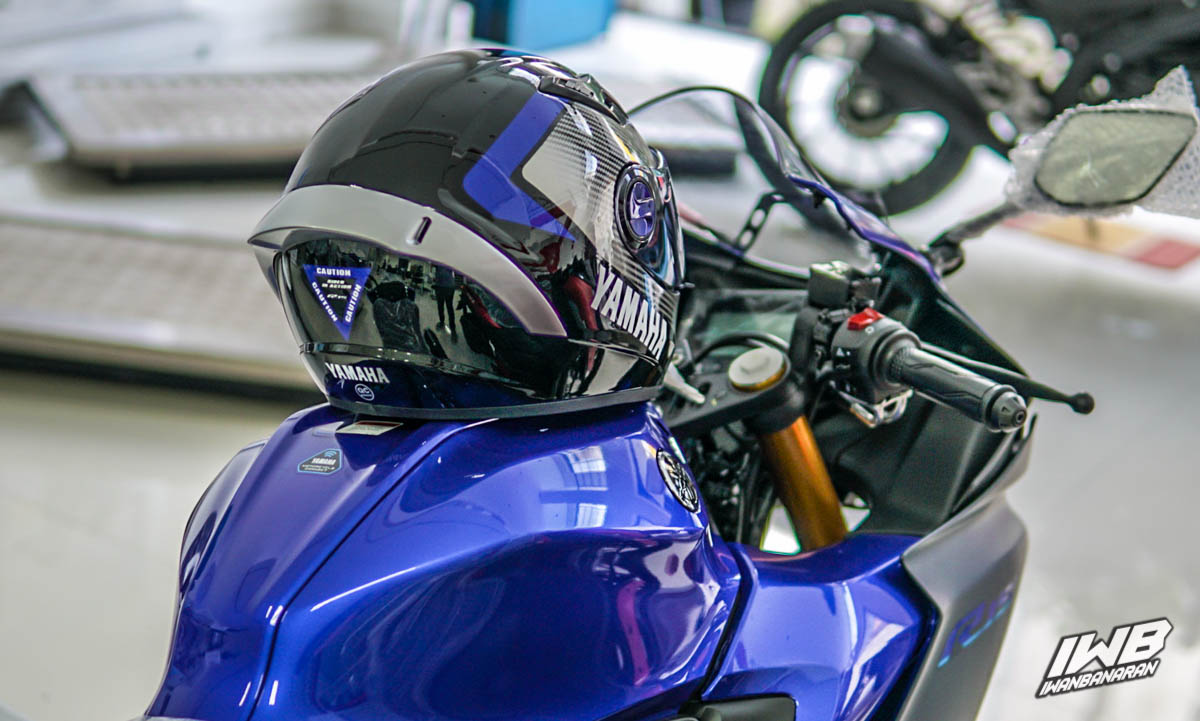 Helm Hadiah setiap beli Yamaha R15 V4 Keren banget yah?!! - MOTOBLAST