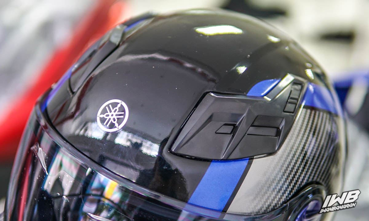 Helm Hadiah setiap beli Yamaha R15 V4 Keren banget yah?!! - MOTOBLAST