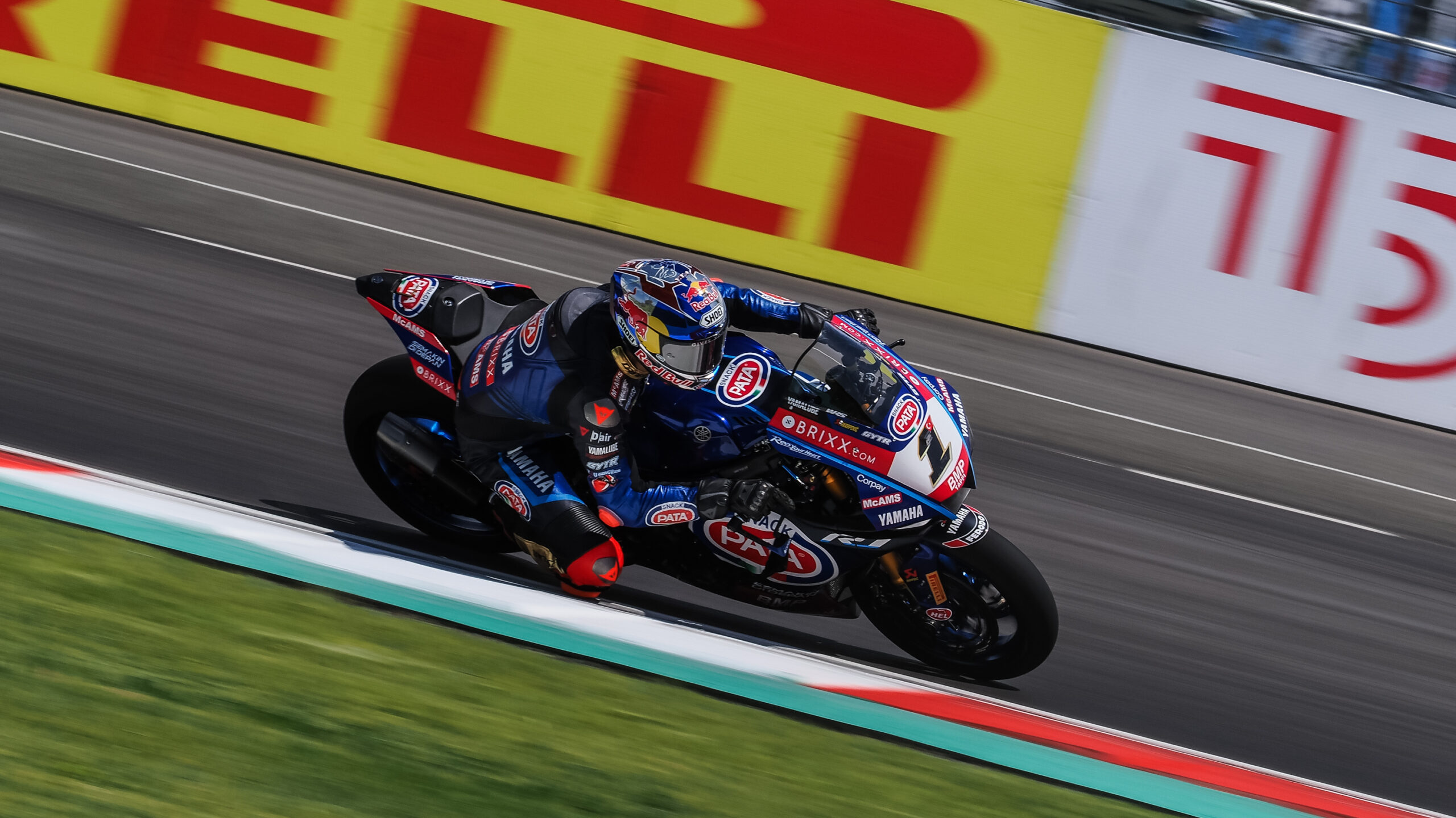 Toprak Razgatlioglu tercepat di FP1 WSBK Mandalika - MOTOBLAST