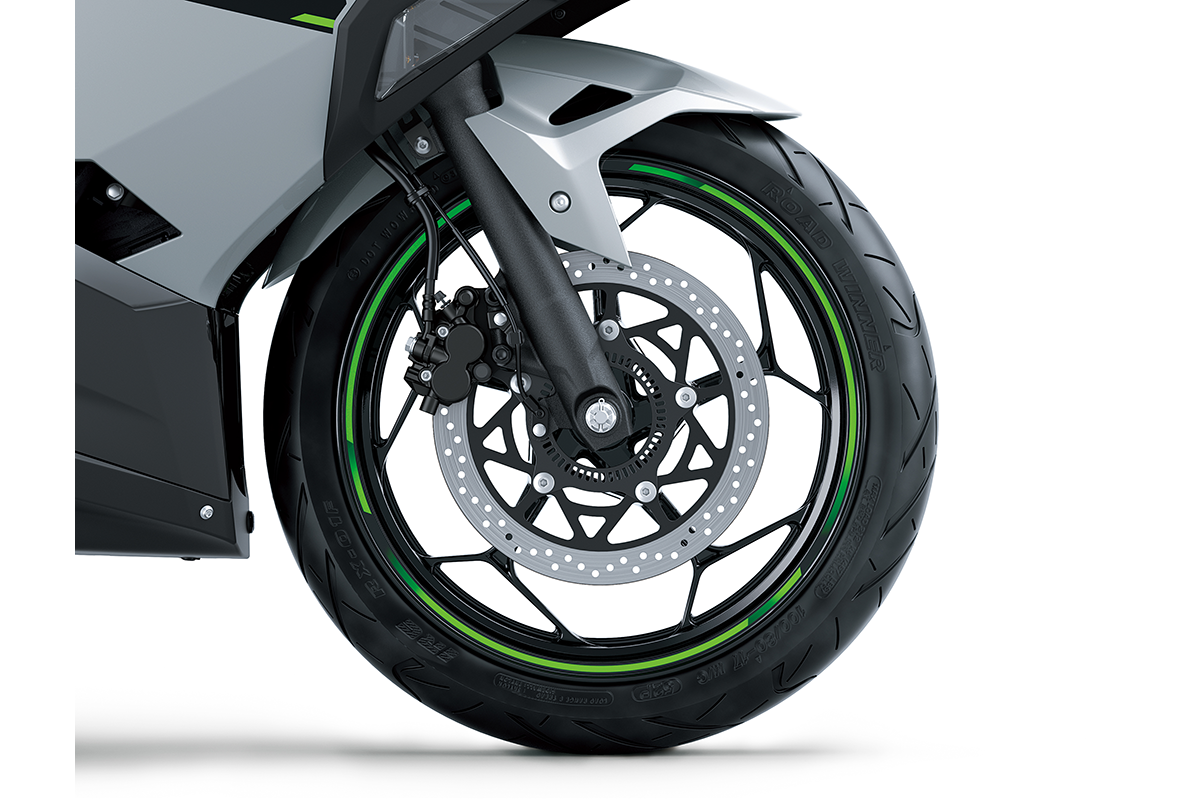 Kawasaki Ninja E1 dan Z E1 resmi rilis di Indonesia harga murah cuma Rp ...