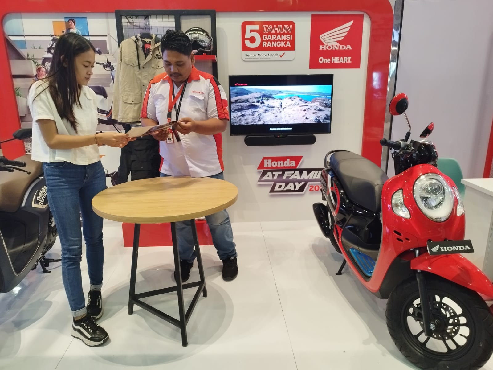 Astra Motor Bali Hadirkan Warna dan Striping Baru New Honda Scoopy - MOTOBLAST