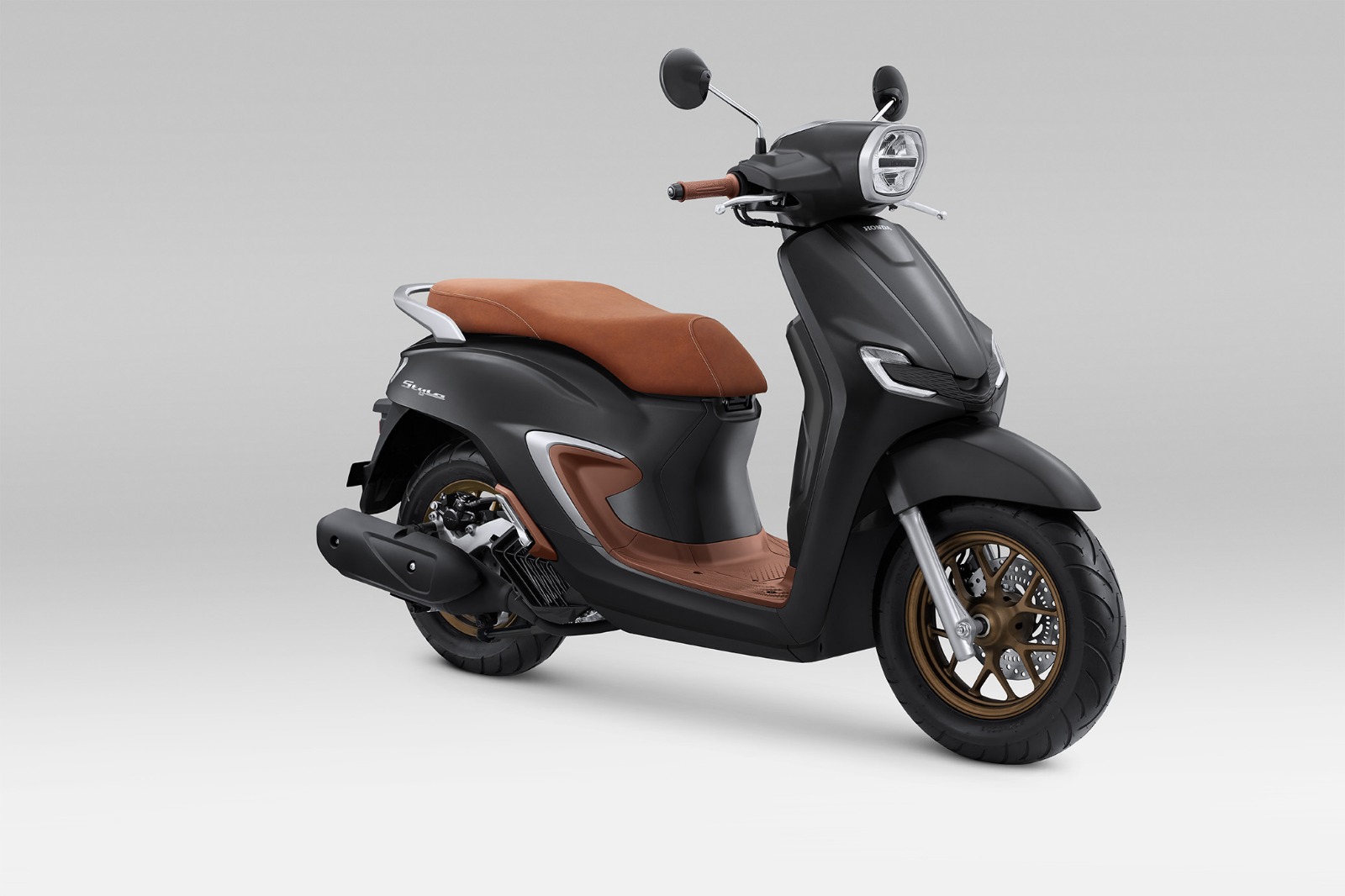 Ini dia Spesifikasi lengkap dan Varian warna Honda Stylo 160 - MOTOBLAST