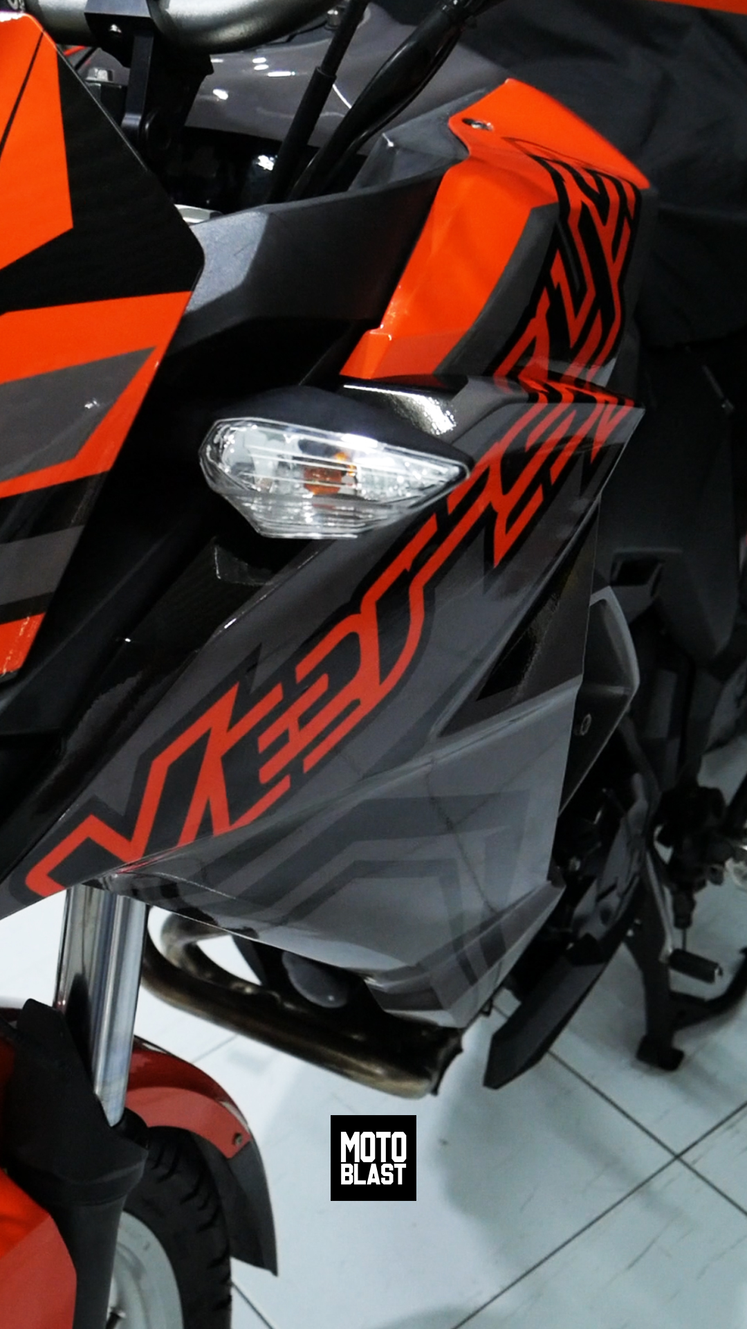 Kawasaki Versys X 250 Adventure Orange - MOTOBLAST
