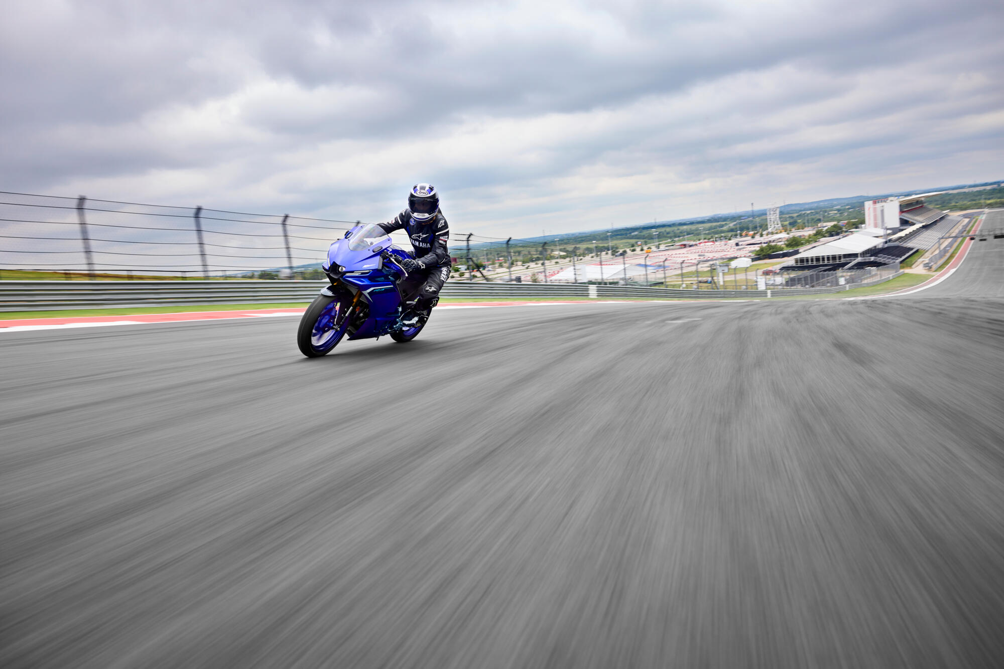 Yamaha New R3 terbaru 2025 resmi rilis tanda New R25 terbaru 2025 ...
