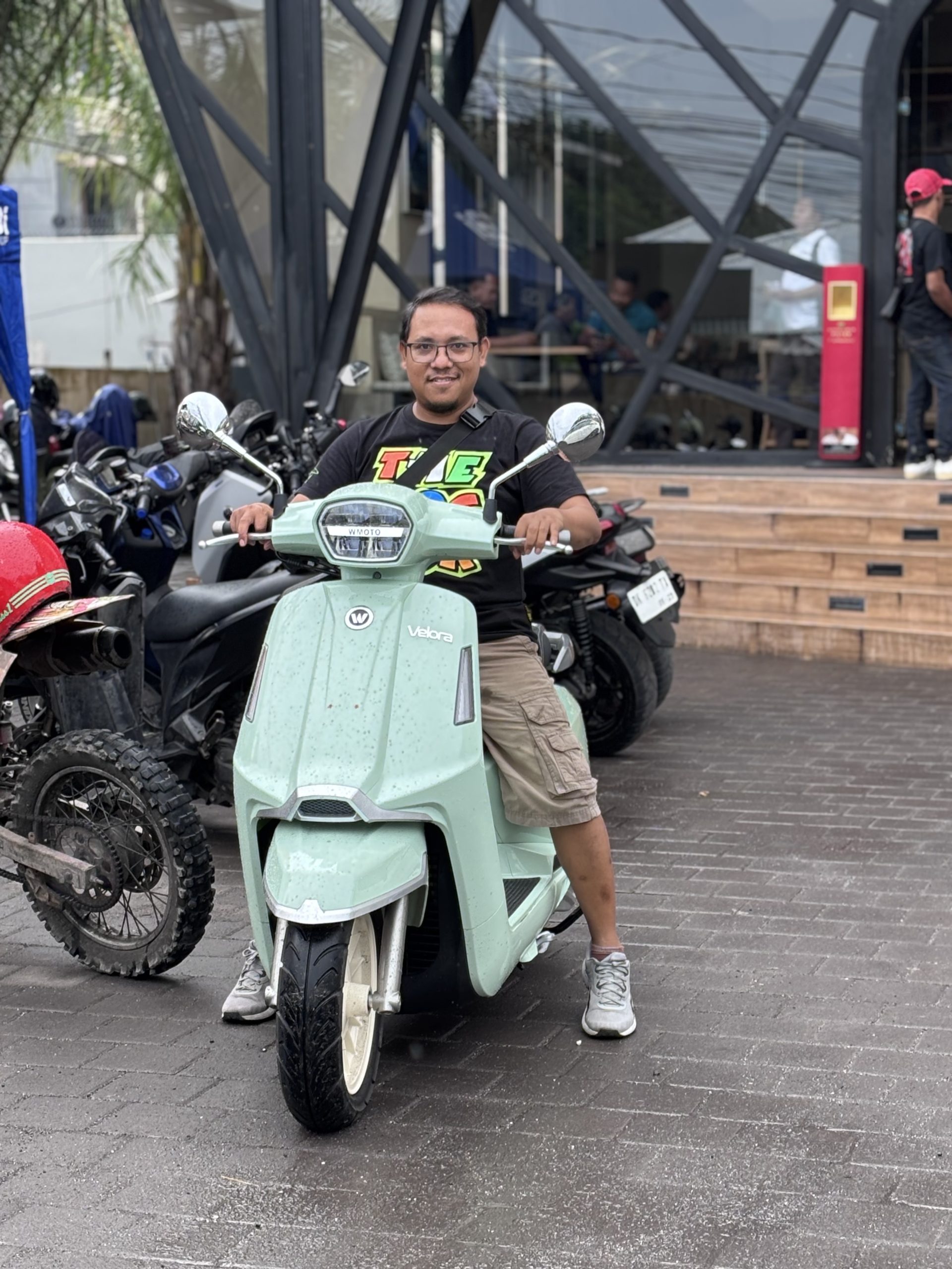 WMoto Velora 150 Motor klasik modern murah desain ala Lambretta resmi ...